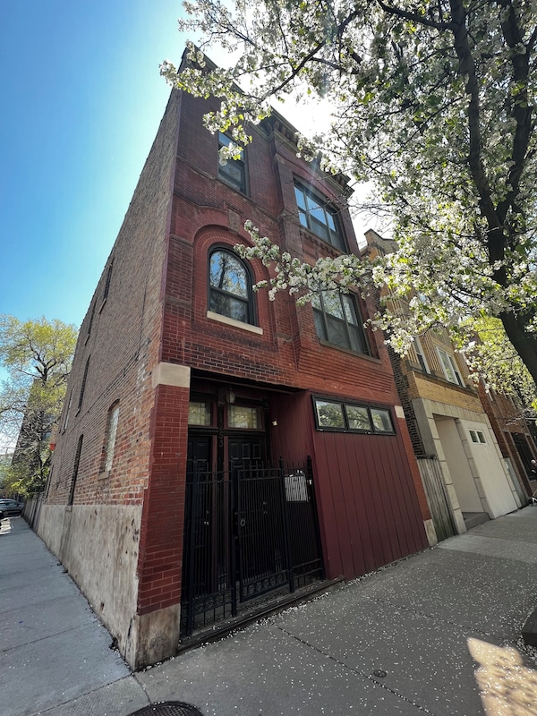 Chic 2-bedroom With Ac, Wifi, In Terrific Chicago Neighborhood Of Wicker Park. - Chicago, IL