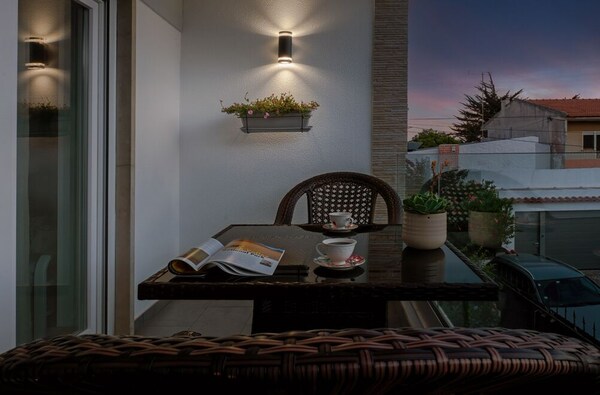 One Living Room One Bedroom Apartment With Kitchen In Cascais Beachfront Villa - Estoril