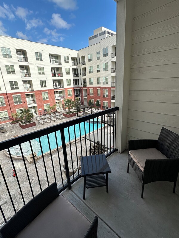 Luxury Apartment In Midtown/downtown Houston + Wash/dryer And Balcony - Minute Maid Park Houston