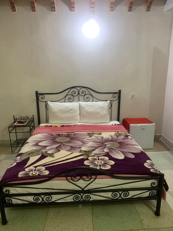 Charming 9-bedroom Bed & Breakfast With Ac, Wifi In Wonderful Fes - Morocco