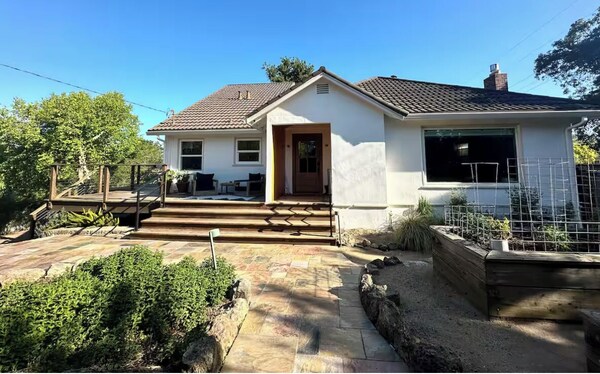 Napa Valley Designer Retreat- Close To Downtown !\N\n - Napa Valley