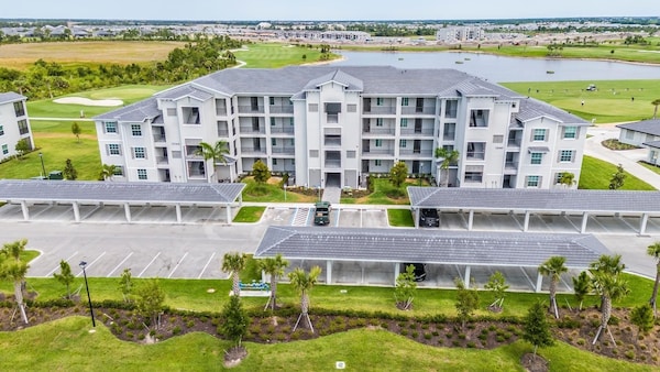 Charming 2-bedroom Condo In Fantastic Wellen Park Golf & Country Club. - North Port, FL
