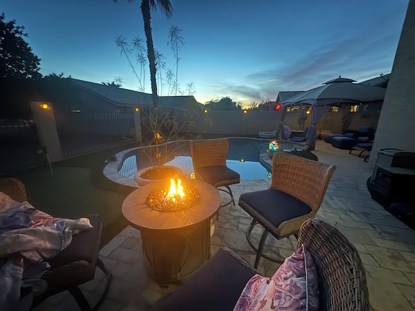 Modern Studio In Peoria With Private Pool, Hot Tub, Cabana, Fire Pit And More - Peoria, AZ