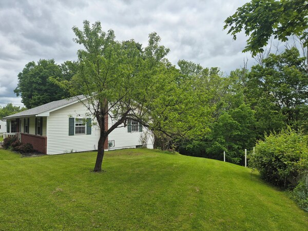 Charming 4-bedroom Home With Ac And Wifi Close To Downtown Historic Honesdale - Beach Lake, PA