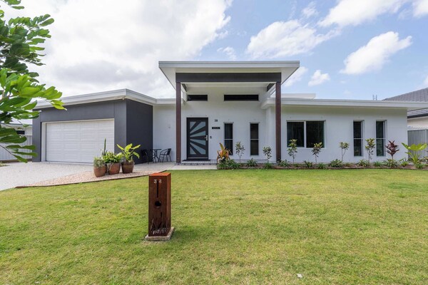 Bikini - Oceanstays - Pet Friendly - Yamba