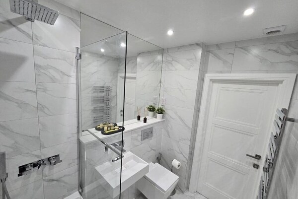 Abbey Corner By Nivaas 4 : Deluxe One-bedroom Apartment - Reading