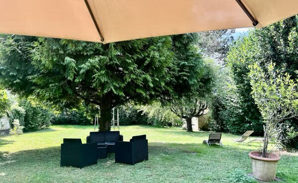 Bucolique Rez-de-jardin, 4 Pers, Proche Disney - ibis Paris Marne la Vallee Emerainville