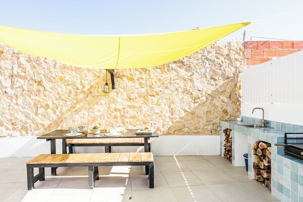 New Build Spacious Modern Villa In Quite Area Of Sagres. - Sagres