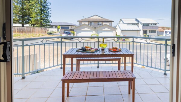 8 Ocean Avenue - Pet Friendly, Wi-fi, Views And Aircon - Soldiers Point