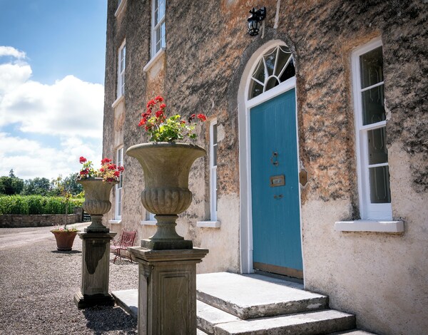 Stunning 300 Year Old Georgian Mansion. Hot Tub, Bar, Games Rooms, Bbq Terraces. - Irlanda