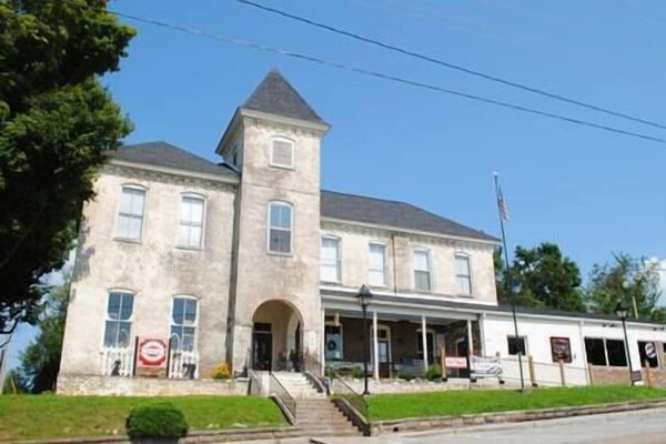 Kinder Rm, The Lodge At Old City Hall - Morristown, TN