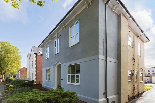 Appartement Moderne 1 Chambre Avec Parking Gratuit - Warwick