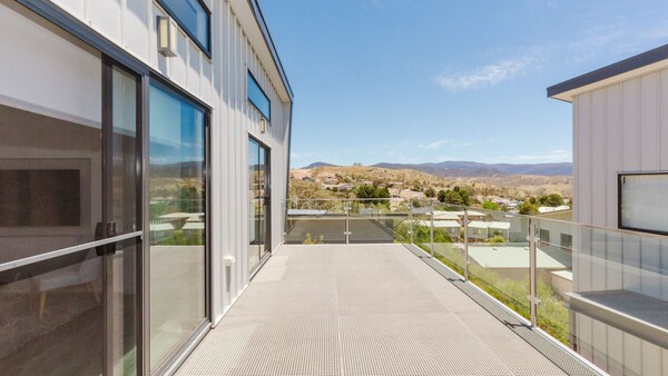 The Nix - 10 /13 Reedys Cutting Road - Jindabyne