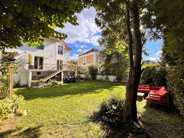 Maison De Famille Proche Gare - Courbevoie