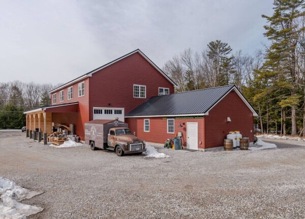 Newly Constructed Two-br Retreat Near Portland - Westbrook, ME