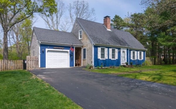 9 Ridgetop Road - Relaxing 3br Retreat Near Snake Pond & Cape Cod Beaches - Falmouth, MA