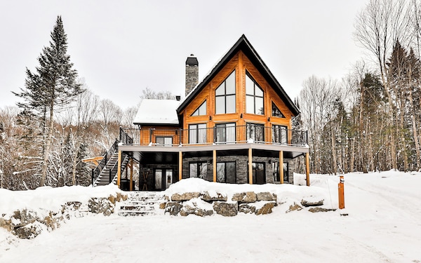 Magnificent Ski-in/out Wooden Chalet In Mont-blanc With Spa And Billiard Table! - Quebec