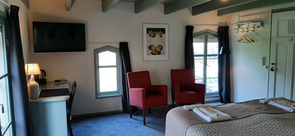 B&b And Spa Estate Matanze, Deer View Guest Room 2. Royal Lodging - Apeldoorn