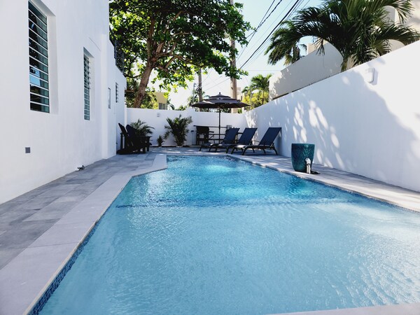 Pool Mansion Walk To Beach, Sleeps 30+guests - Puerto Rico