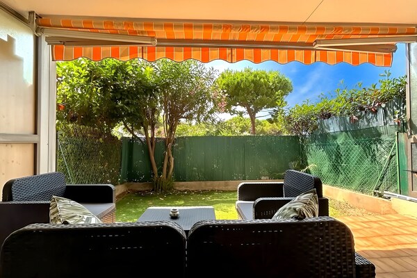 Elegant Haven Of Peace | Garage | Terrace | Garden | Residential Pool |Wifi - Nice