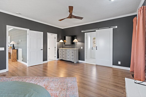 Charming 3 Bedroom Farmhouse With Room To Roam In Delightful Lebanon - Lebanon, TN
