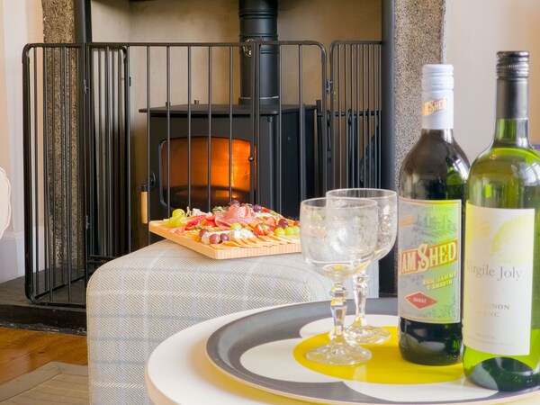 The Schoolhouse, Laggan - Large Highland Lodge - Loch Laggan