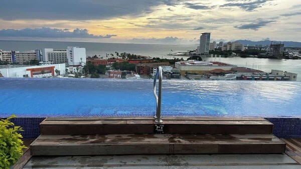 Paradise Escape, Life Is Good! - Nuevo Vallarta