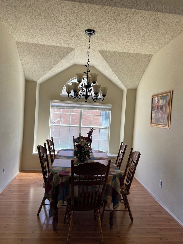 Charming 3-bedroom Cottage In Pleasant Arlington With Ac, Wifi - Arlington, TX