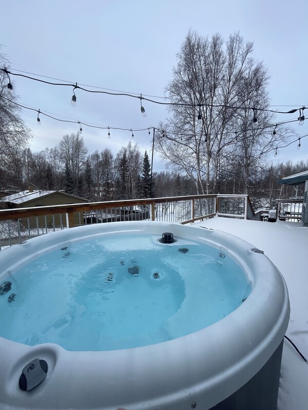 Wild About Anchorage / Hot Tub / Rooftop Patio / Chef's Kitchen - Anchorage, AK