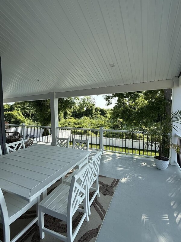 Spacious Luxury Vacation Home With Entertainment And Comfort, Close To Beach! - 빌라