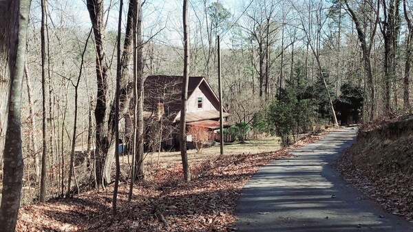 Quaint Secluded 3br/2ba Cottage W/fire Pit - Lake Hartwell