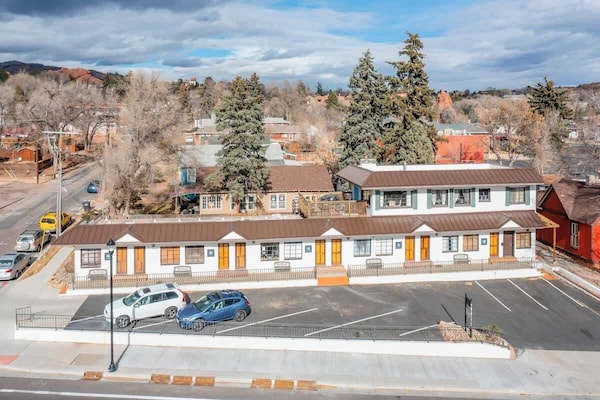 1bd Suite Close To Hiking & Biking - Colorado Springs, CO