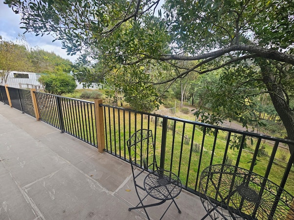 Hazy Hill Estate, A Renovated Miners Cottage, Surrounded By Nature - Yea