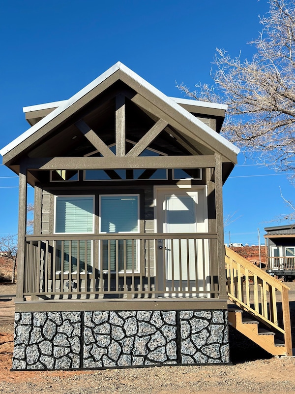 Cozy Tiny Home King Room #21b - Lake Powell