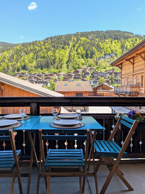 Central Morzine Apartment, 3 Bedrooms, 3 Bathrooms - Morzine