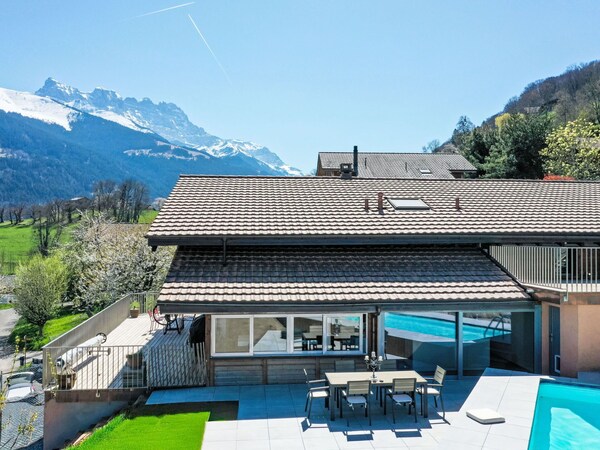 Agréable Appartement Avec Piscine, Wifi, Tv, Terrasse, Animaux Admis, Vue Panoramique Et Parking - Monthey