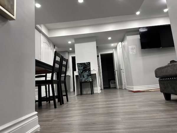 2 Bedroom Oasis: Inviting Comfort In Mississauga - Mississauga