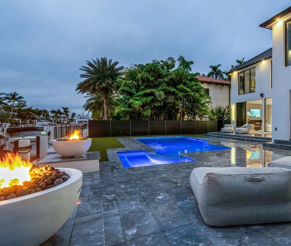 Villa San Marco- Waterfront Grandeur In The Heart Of Fort Lauderdale - Sunrise, FL