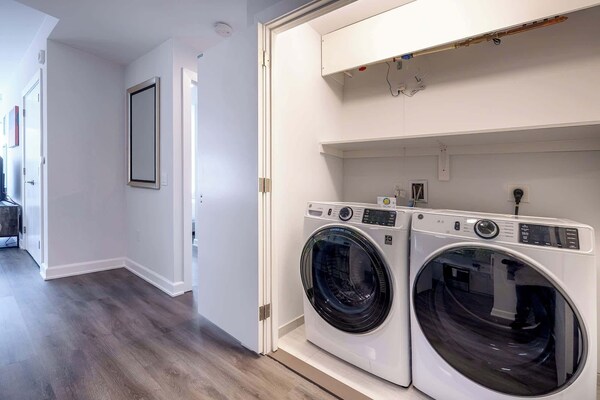 Luxury Modern Apt With Pool - Westchester County, NY