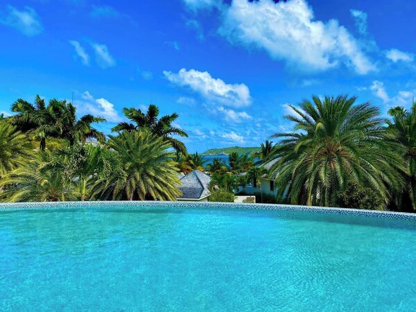 Nonsuch Bay 3 Bedroom Duplex Private Apartment\n\n - Antigua-et-Barbuda