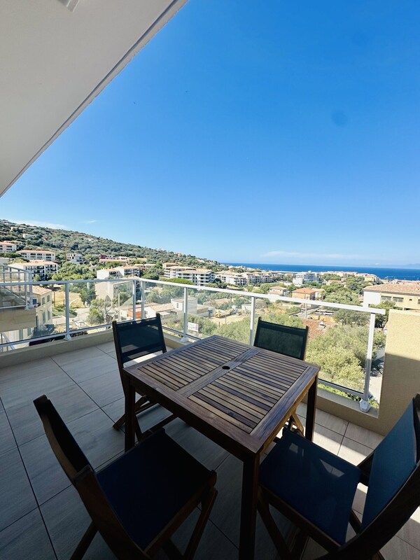 Magnificent 2-room Apartment - Isola Rossa