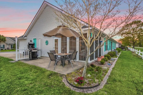 Seaside Escape: 0.5 Miles To Beach + Hoa Access - Surfside Beach, SC