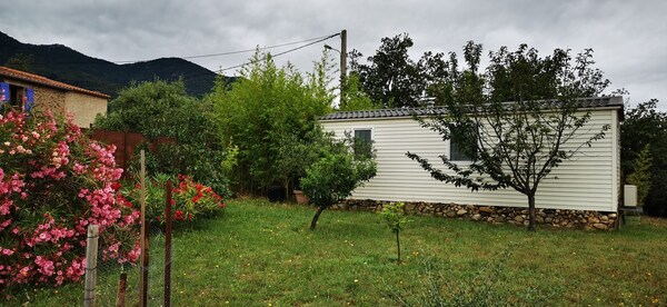 Well-equipped Mobile Home In The Albères Catalanes In Villelongue Dels Monts - Laroque-des-Albères