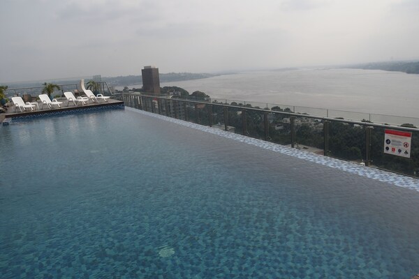 Stunning Gombe Apartment With Rooftop Pool & Terrace In Secure Residential Area - Kinshasa