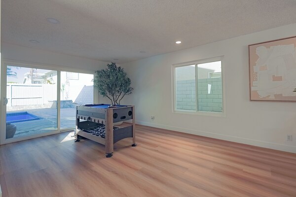 Brand New 4bed 2bath Pool Home 6mins To Beach, Near Park And Disneyland. - 科斯塔梅薩
