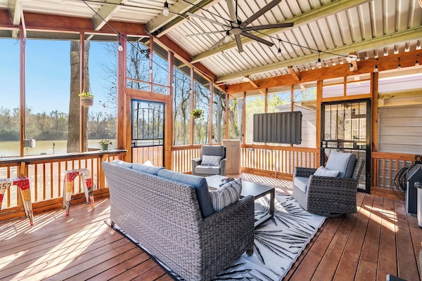 Atchafalaya River Cabin Sleeps 7 - Louisiana