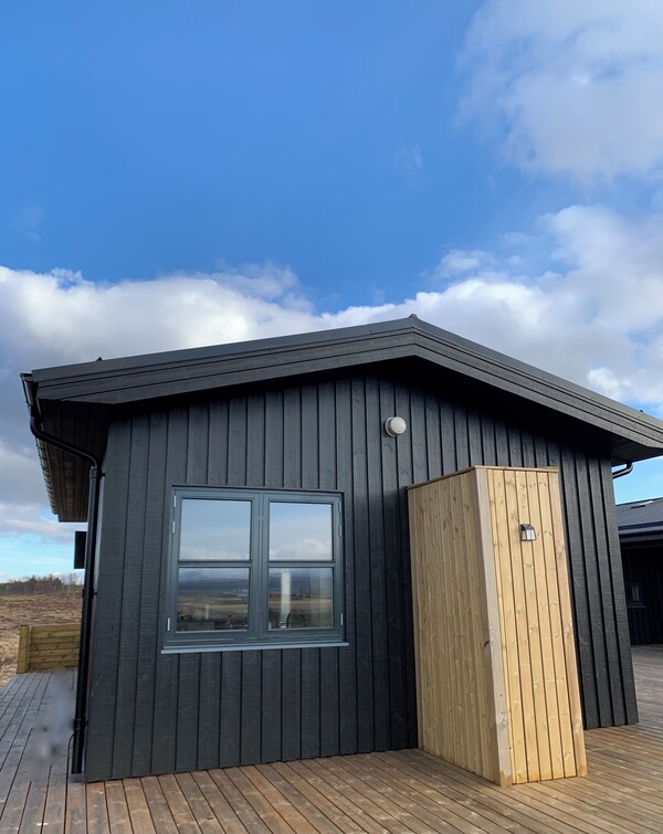 Kerengi Cottage  Modern Cozy Cabin Built 2024, Heart Of Golden Circle Iceland - Iceland