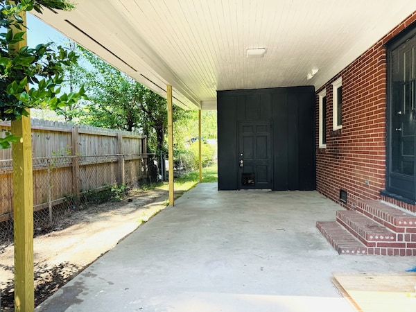 Charming 3-bedroom House Just Minutes From Dt Wilson. Enjoy A Comfortable Stay! - Wilson, NC