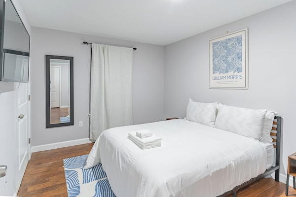 Comfy Unit Loft 15 Min To Ewr - Elizabeth, NJ