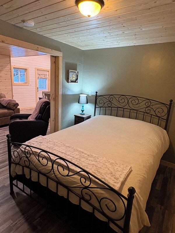 Sheltered Nook Bunk 'N Board - Yellowstone County